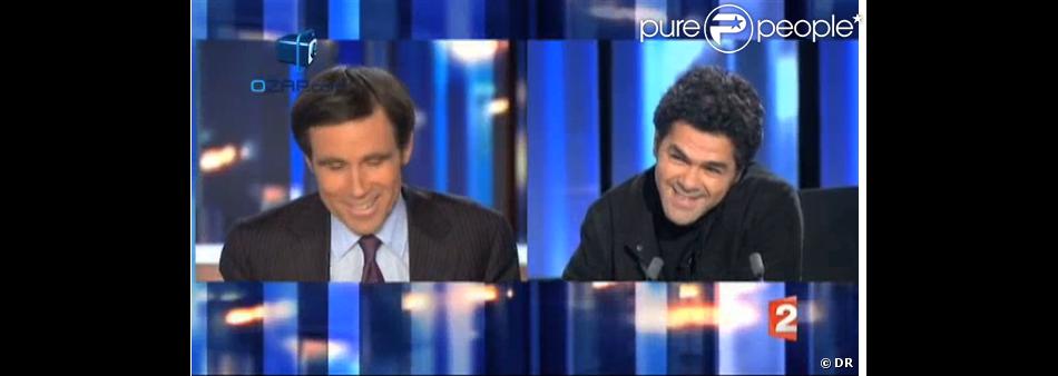 Jamel et David Pujadas au JT de France 2, le 31 janvier 2011. - Purepeople