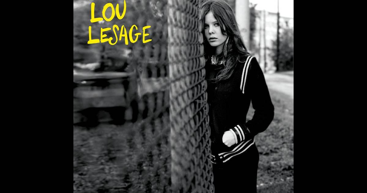 Lou Lesage de "LOL" : Une talentueuse chanteuse à la moue boudeuse ...