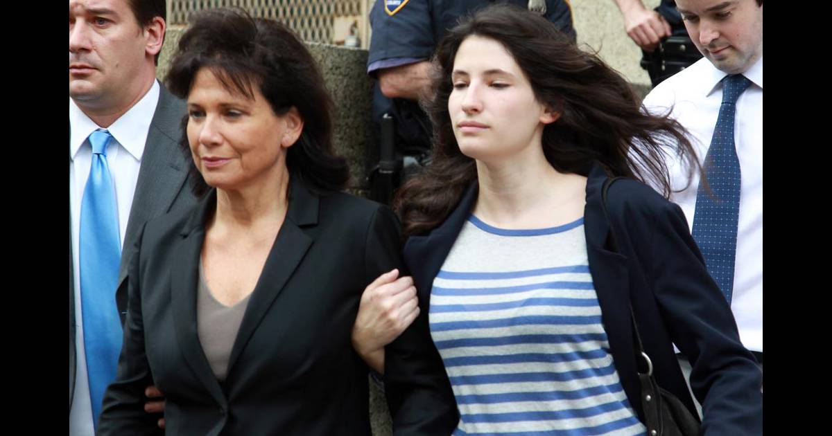 Anne Sinclair et sa belle-fille Camille à la sortie du tribunal de 19 mai 2011 - Purepeople