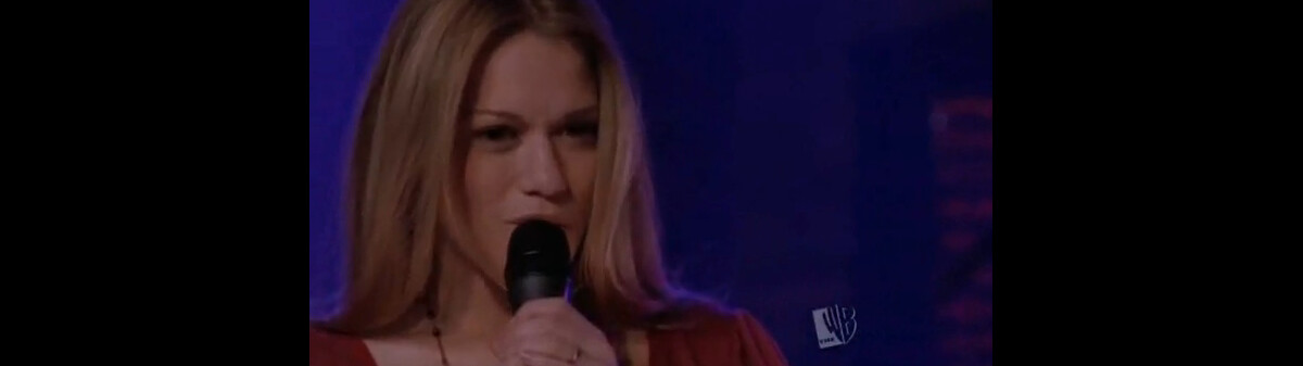 Vidéo : Haley des Frères Scott qui chante Halo. - Purepeople