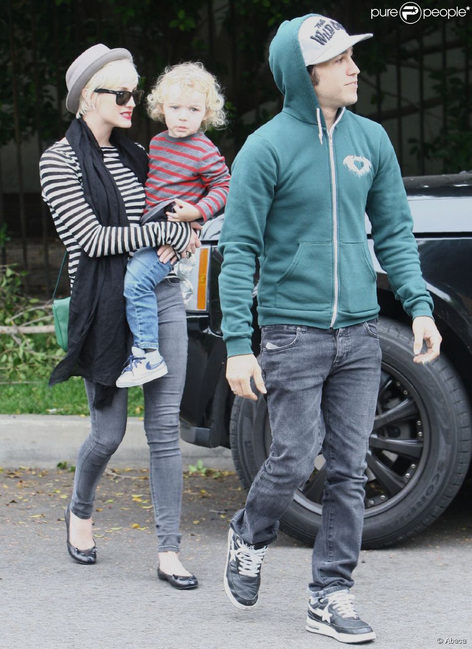 Ashlee Simpson et Pete Wentz, avec leur fils Bronx Mowgli le 10 juin à ...