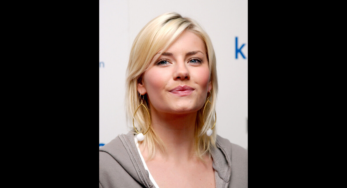 Photo Elisha Cuthbert à Los Angeles En Novembre 2005 Purepeople 7704