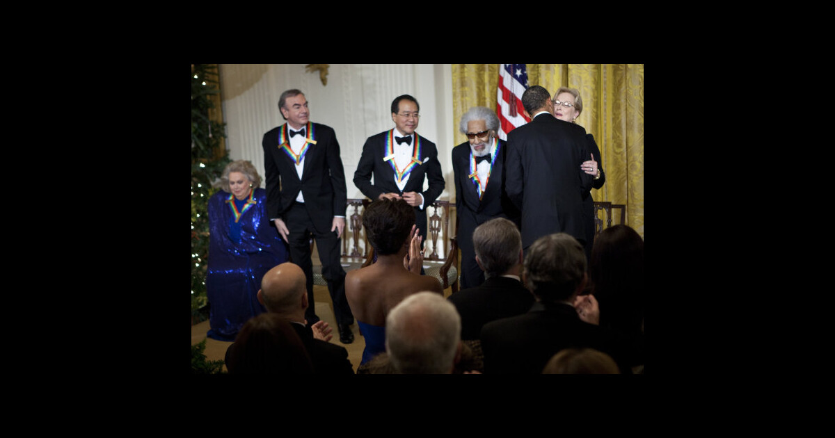 Meryl Streep embrassée par Barack Obama devant ses enfants - Purepeople