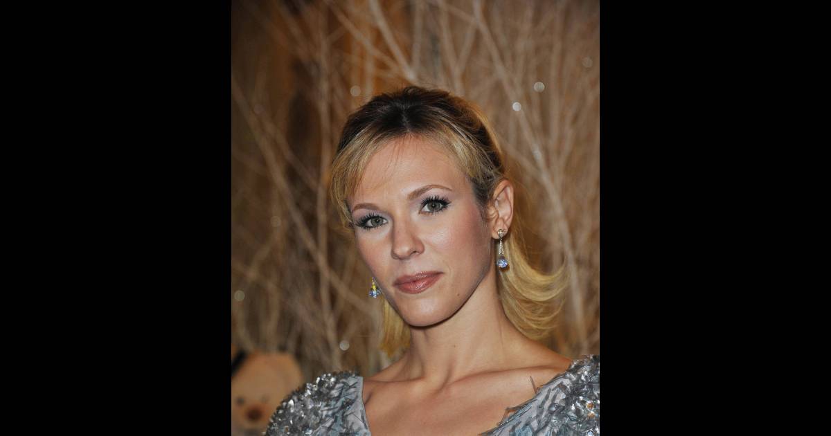 Lorie : Avant le succès, elle côtoyait déjà le showbiz - Purepeople