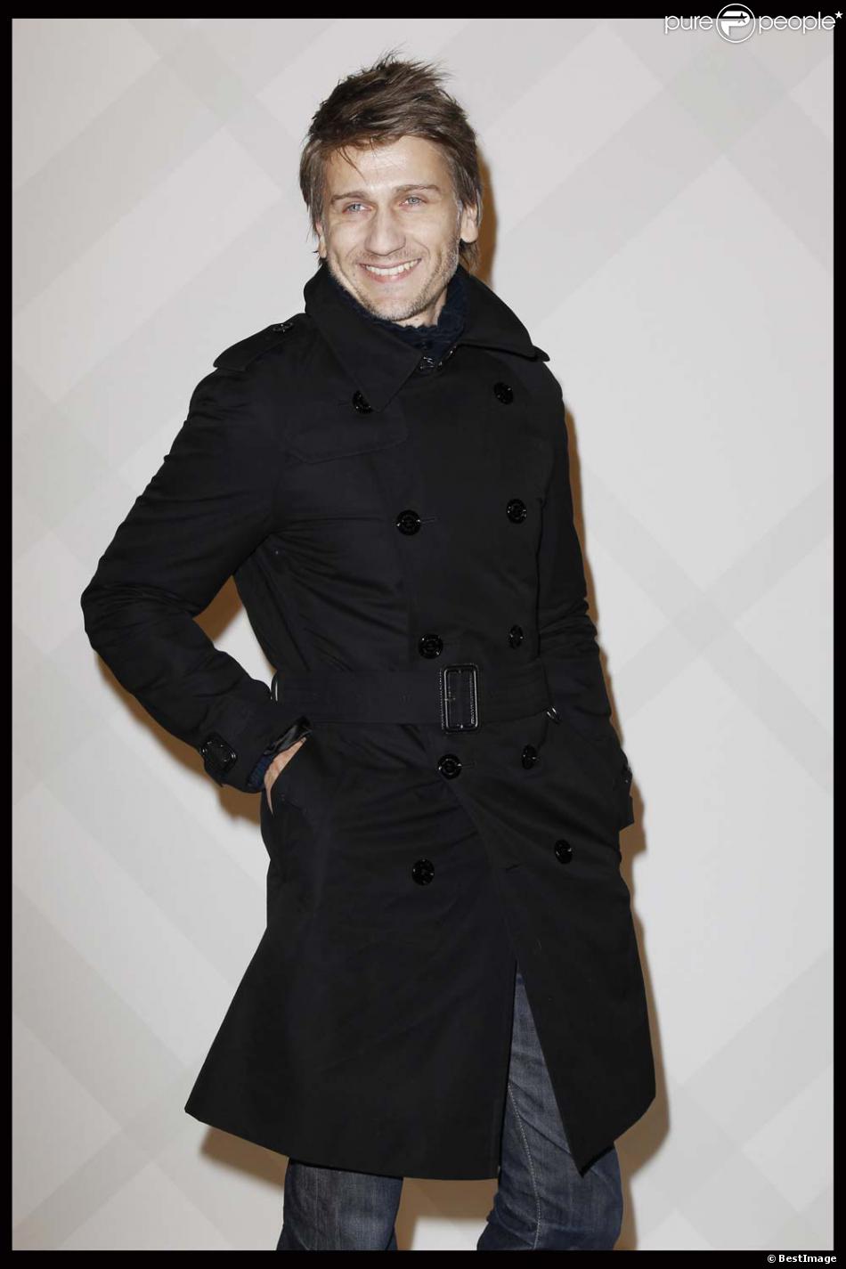 Stanislas Merhar à Paris, le 1er décembre 2011. - Purepeople