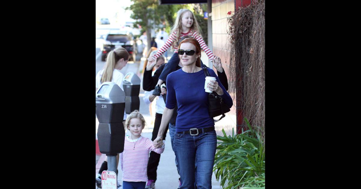 Marcia Cross, son mari Tom Mahoneh et leurs jumelles Eden et Savannah ...