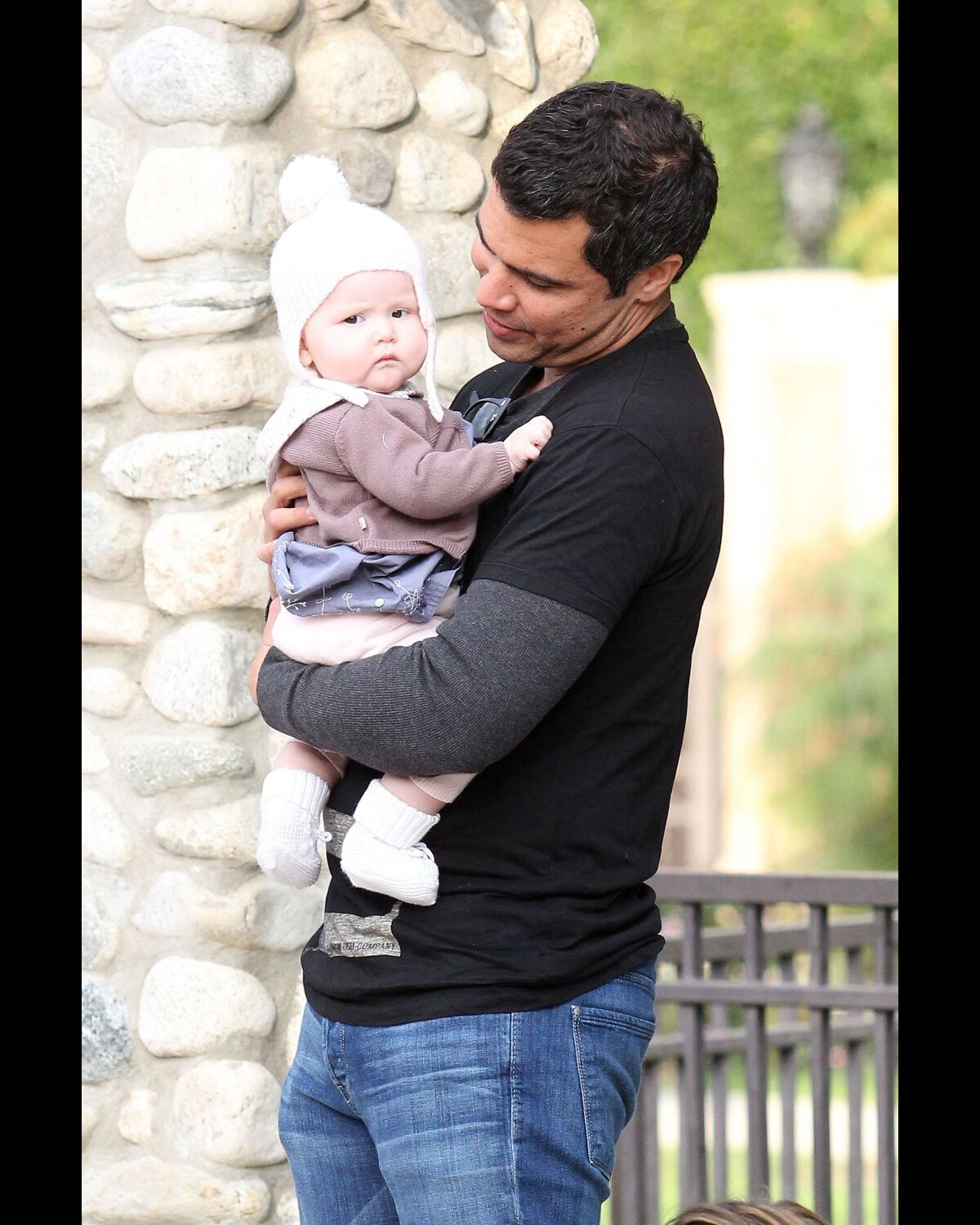 Photo : Cash Warren en mode papa poule avec ses adorables filles Haven ...