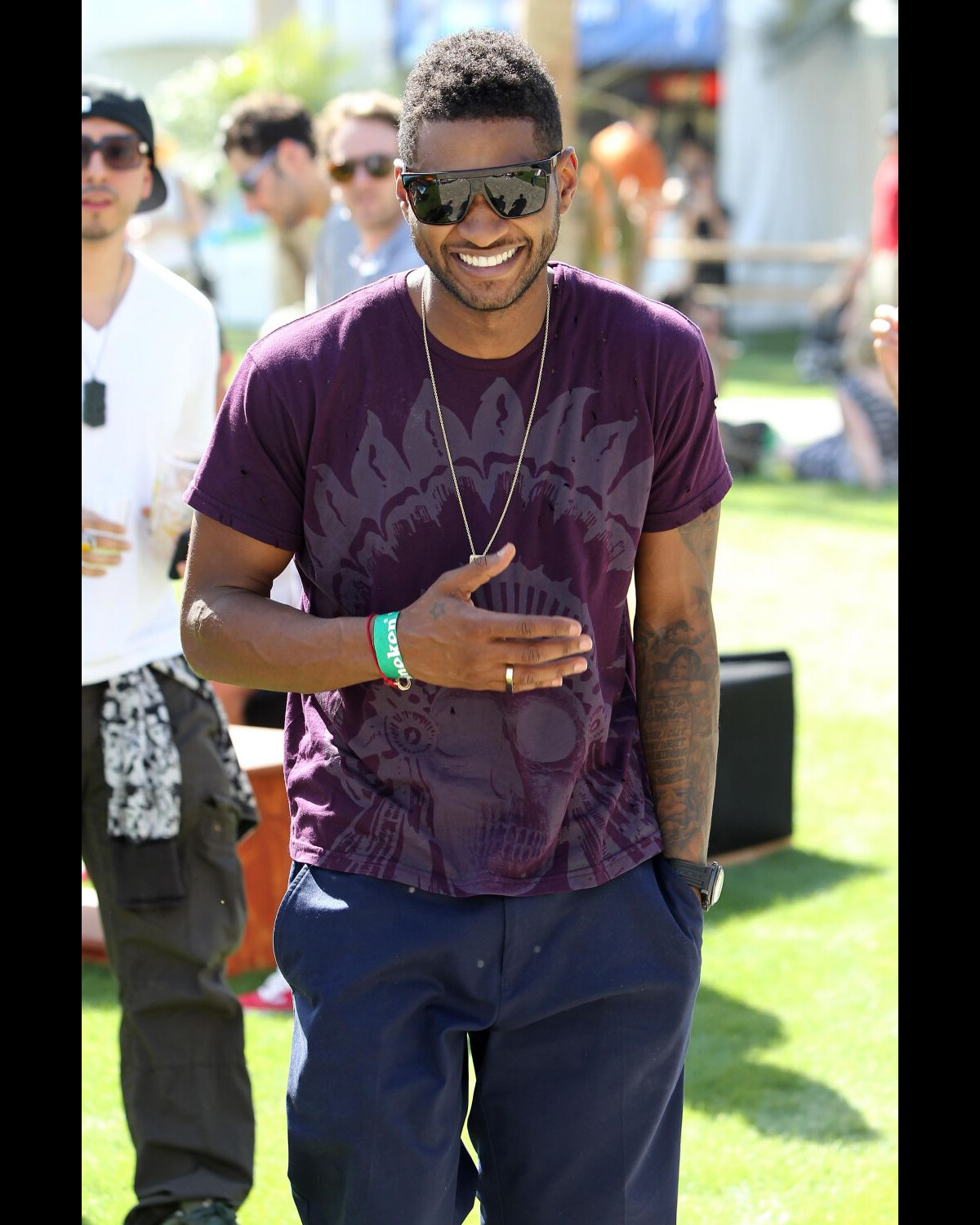 Vidéo : Usher au Festival de Coachella en avril 2011. - Purepeople