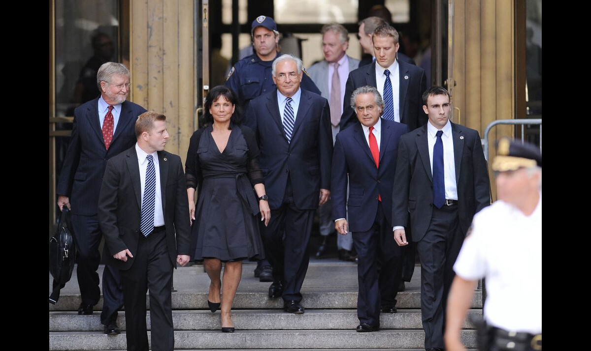 Photo : Anne Sinclair et Dominique Strauss-Kahn quittent le tribunal de ...