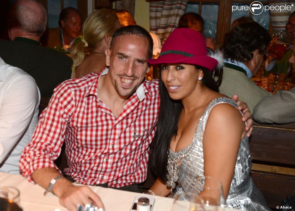 Franck Ribery et sa femme Wahiba, couple glamour et amoureux lors de l ...