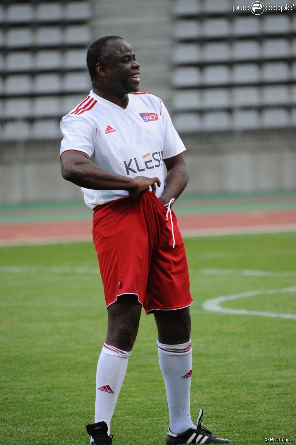 Basile Boli lors du match pour Thierry Roland et pour les 80 ans du ...