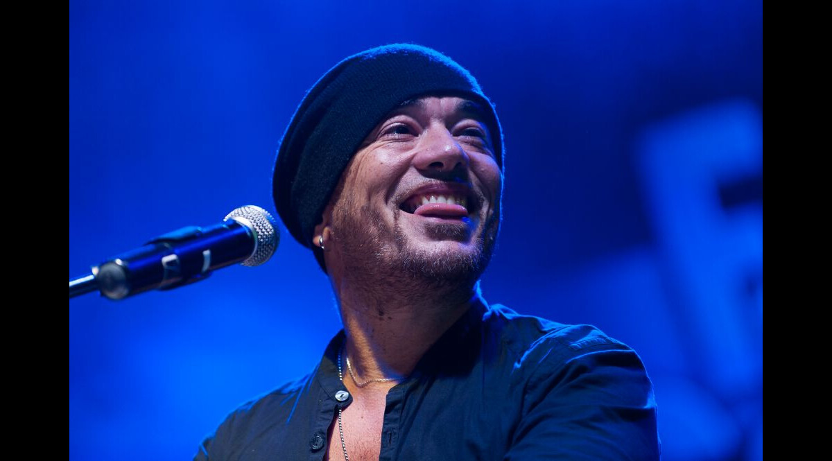 Photo : Pascal Obispo lors du concert donné pour le show Foot Concert ...