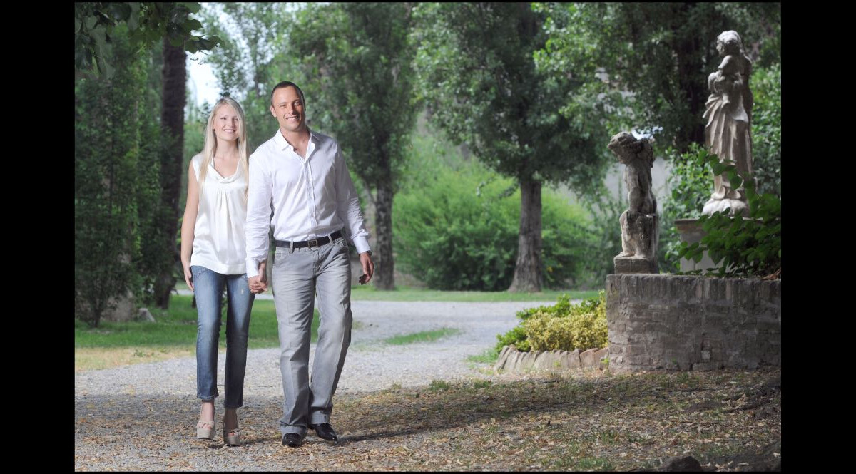 Photo : Oscar Pistorius et son ex-compagne Jenna Edkins posent en 2008 ...