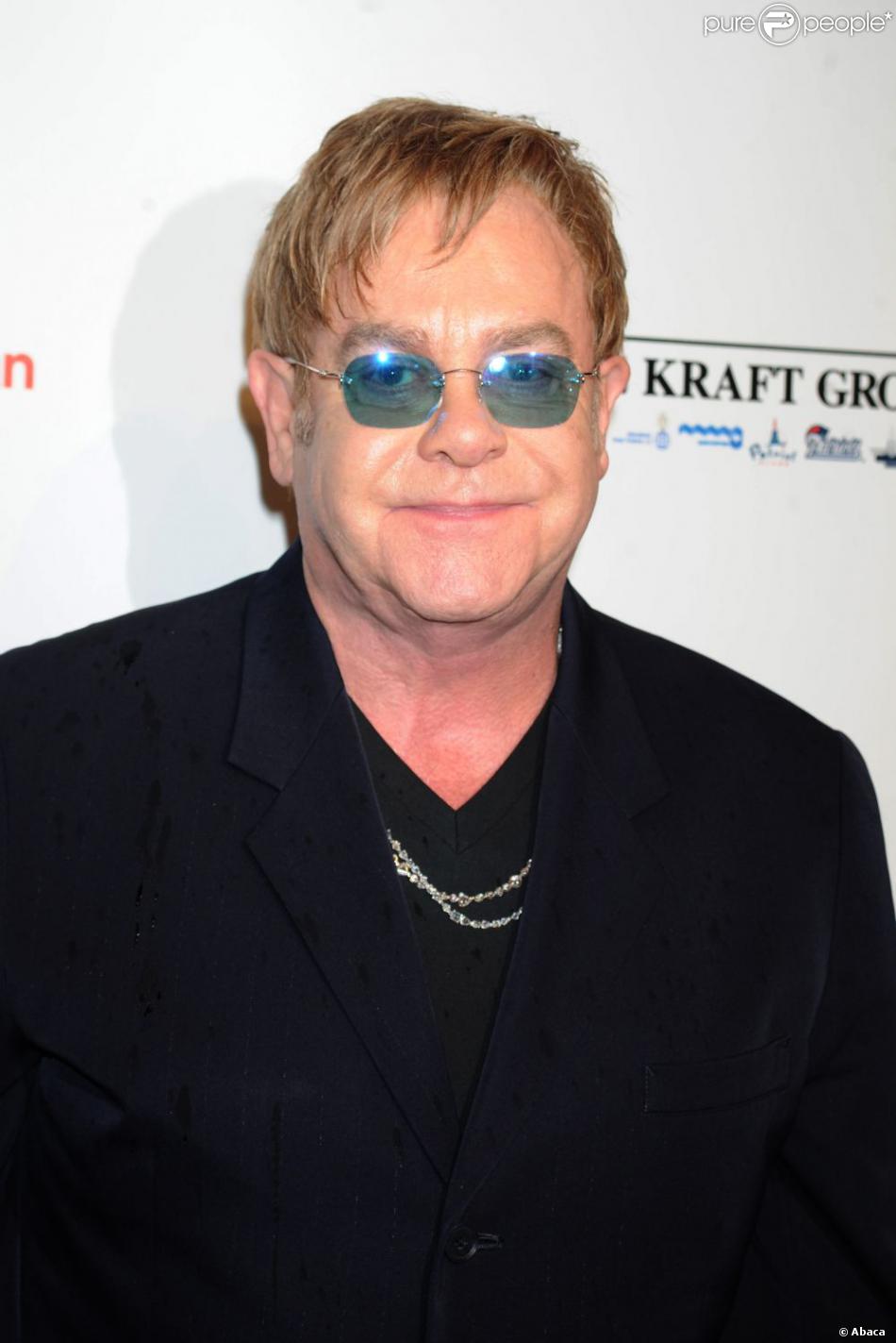 Elton John : La star au grand coeur se bat pour la musique - Purepeople