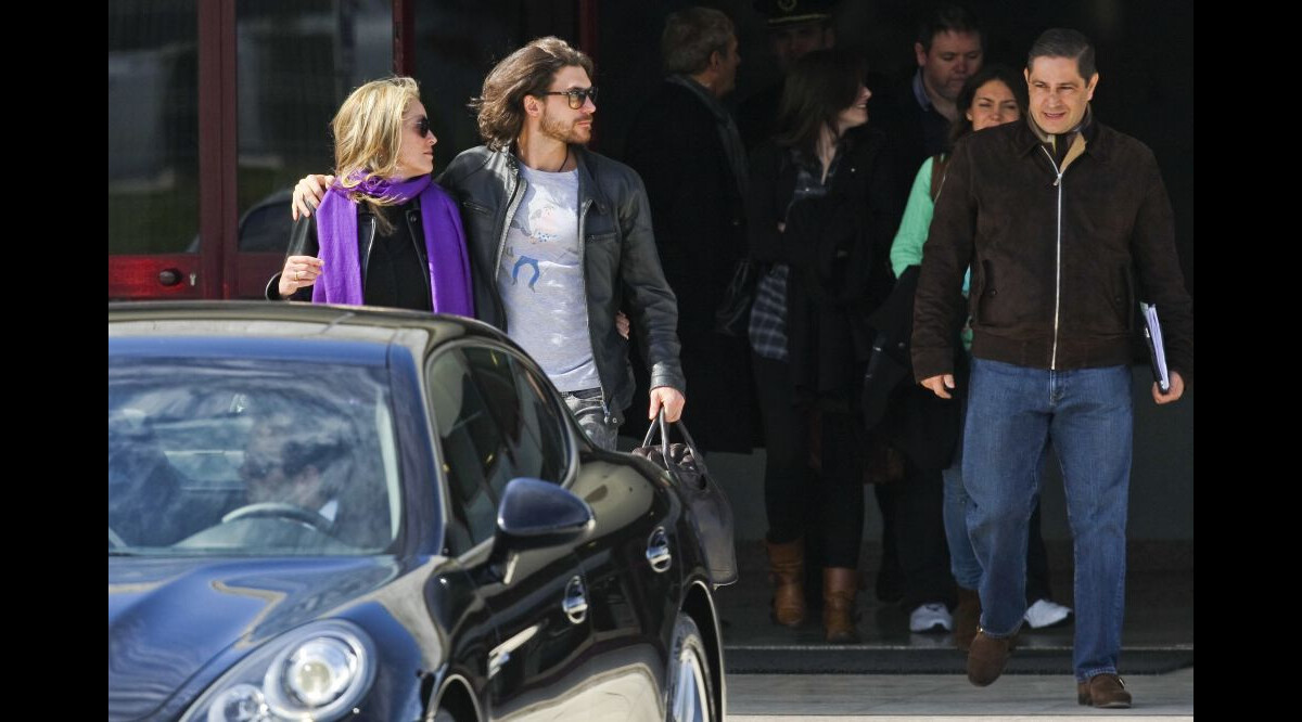Photo Sharon Stone Et Son Compagnon à Laéroport Sao Carneiro Porto