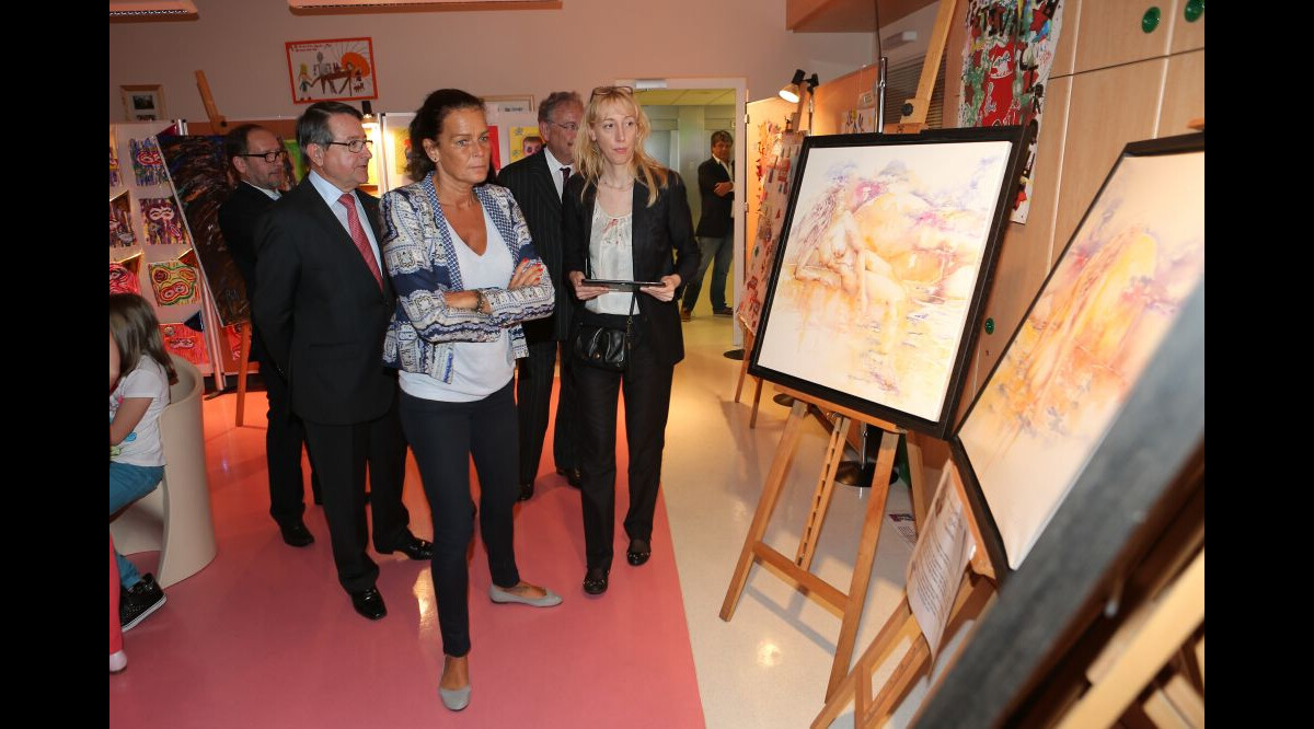 Photo : La princesse Stéphanie de Monaco en visite à l'école du Parc, à ... Photo : La princesse Stéphanie de Monaco en visite à l'école du Parc, à ...