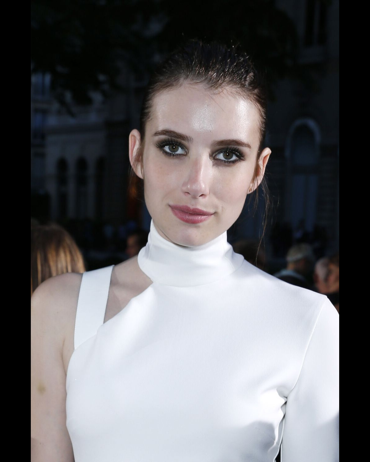 Photo : Emma Roberts au défilé Versace Automne/Hiver 2013-2014 à Paris ...
