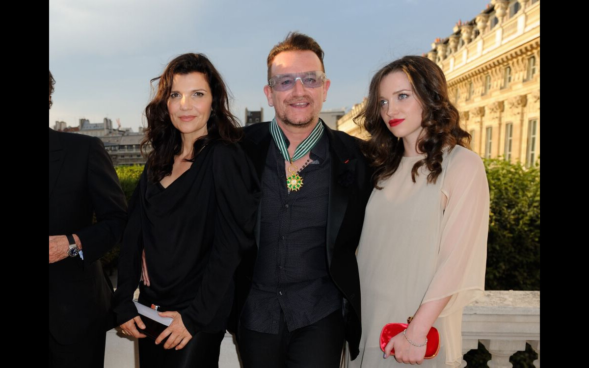 Photo : Bono, Alison Hewson et leur fille Eve au ministère de la ...