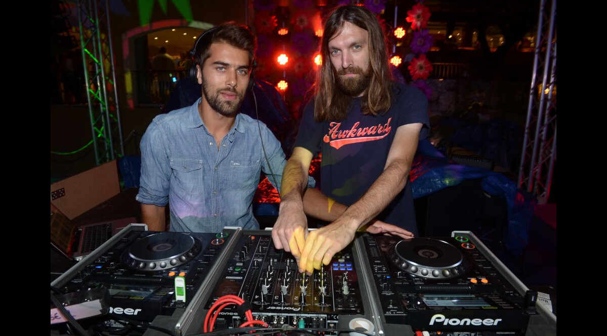 Photo : Les DJ Breakbot et Irfane lors de la private party du Byblos de Saint-Tropez, le 18 ...