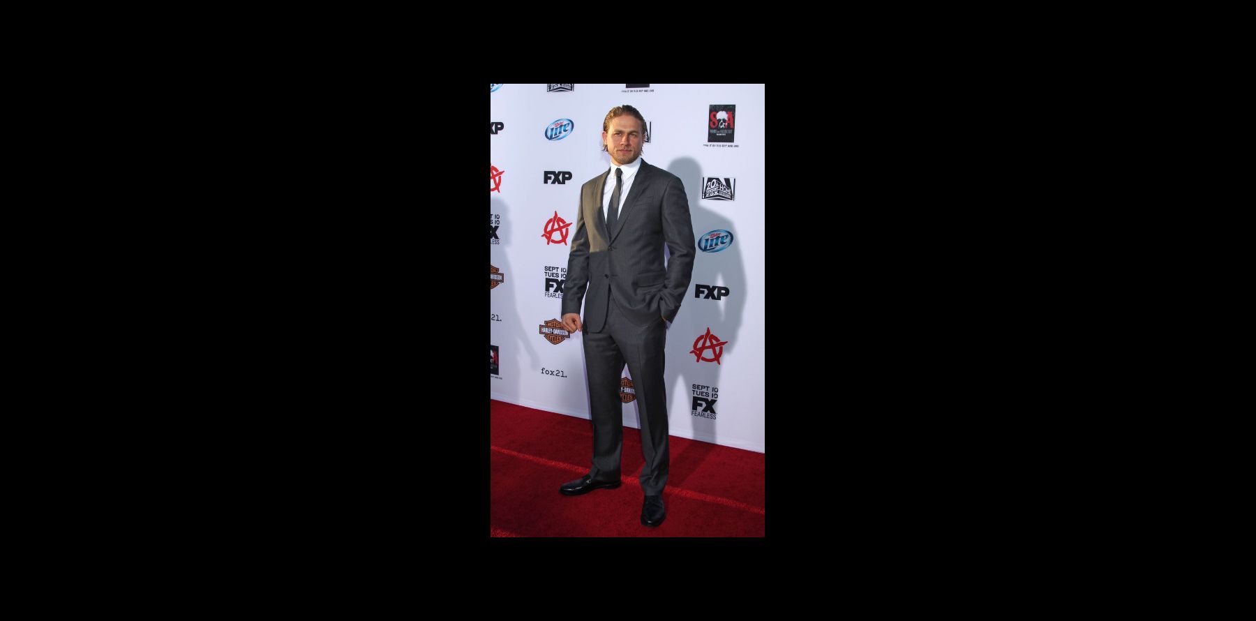 Charlie Hunnam : Séduisant pour Sons of Anarchy, il assume Fifty Shades ...