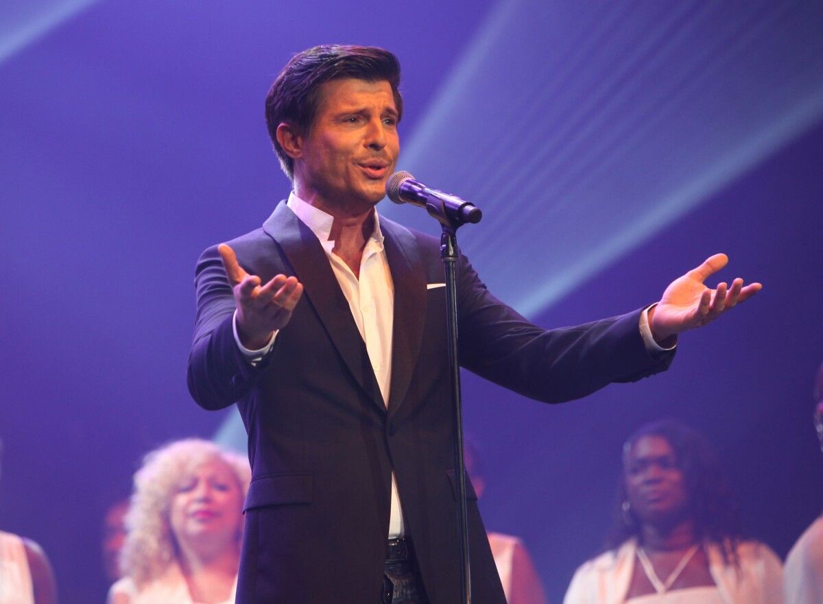Photo : Vincent Niclo sur la scène de l'Olympia pour le concert "Leurs ...