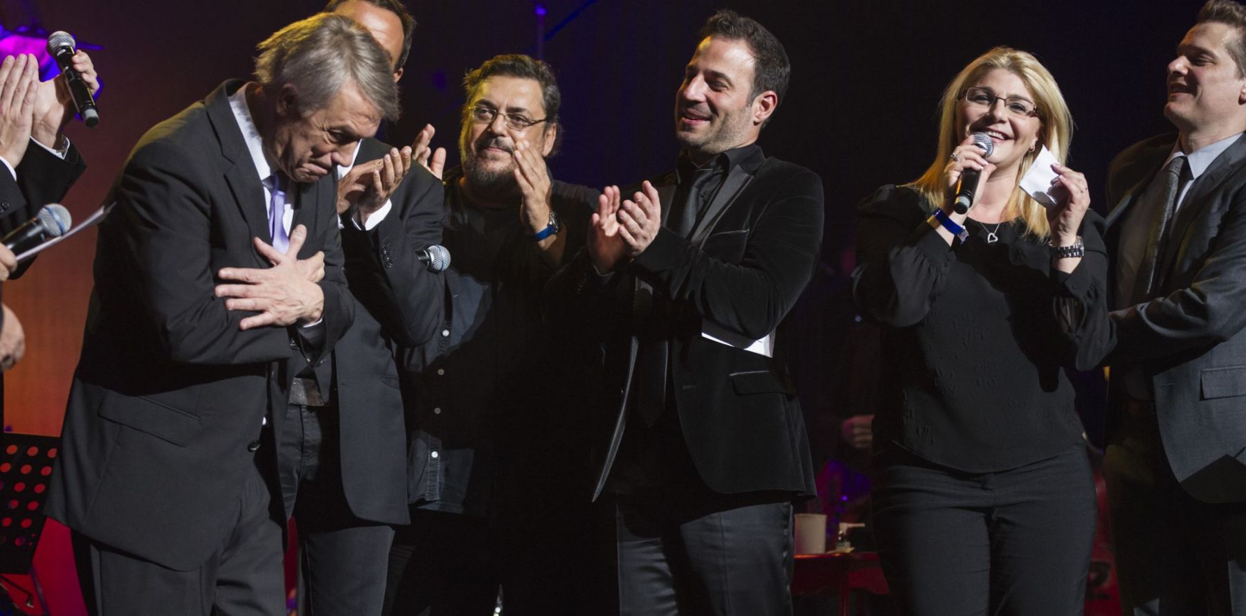 Adamo : 70 ans tout en émotion avec sa petite Lily et ses amis Bénabar ...
