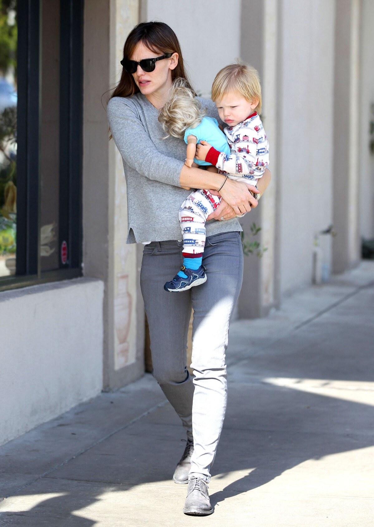 Photo : Jennifer Garner avec son fils Samuel à Santa Monica, le 7 ...