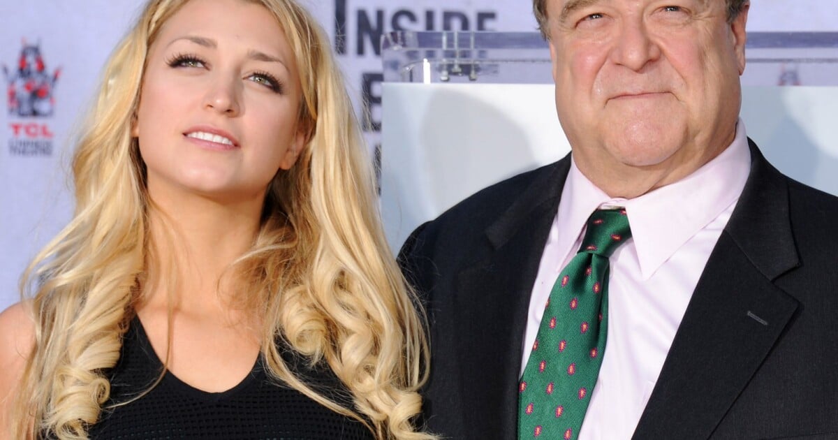 John Goodman : Un papa fier au côté de sa superbe fille Molly, 23 ans ...