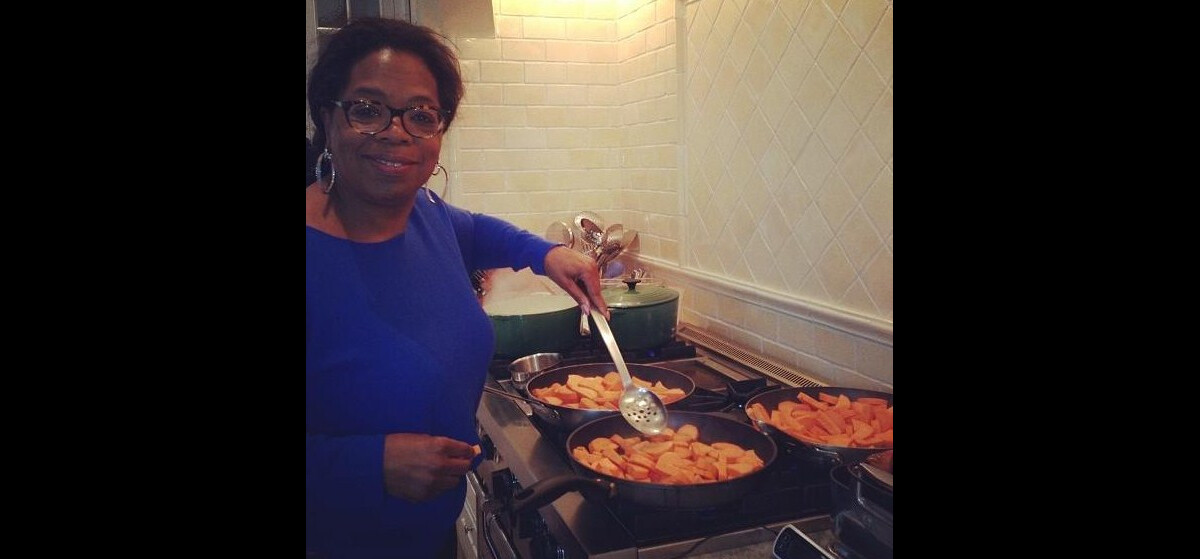 Photo : Oprah Winfrey aux fourneaux pour Thanksgiving, le 28 novembre ...