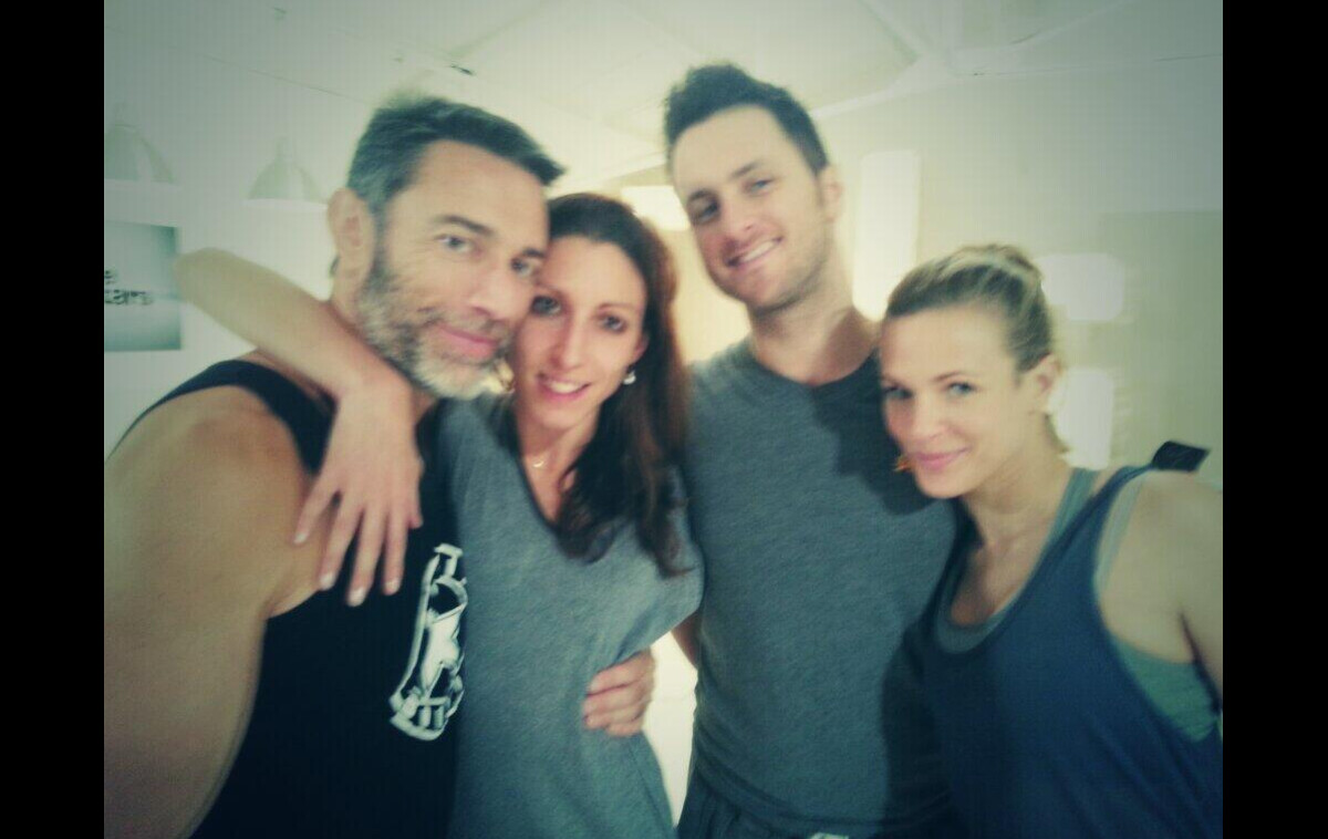 Photo : Silvia Notargiacomo pose avec Gérard Vivès, Lorie et Christian ...