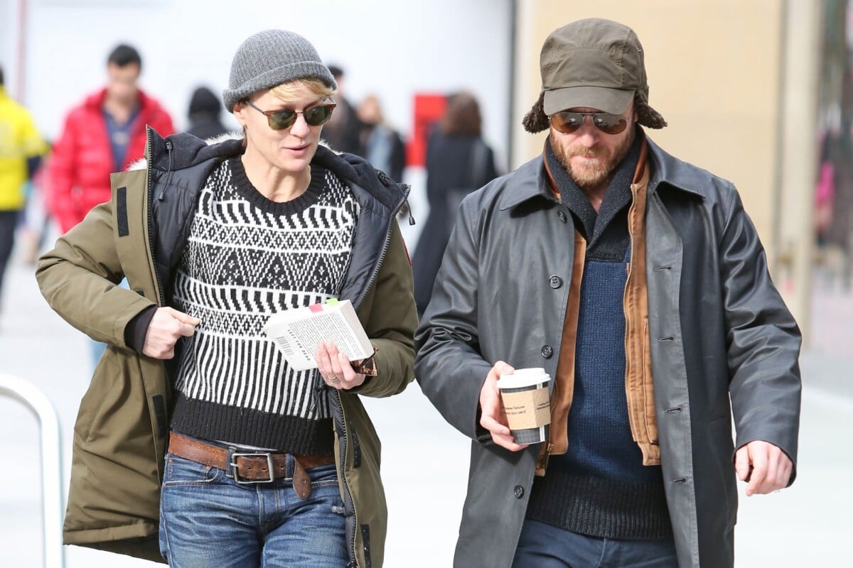 Photo : Ben Foster et sa fiancée Robin Wright à Vanouver, le 2 février ...