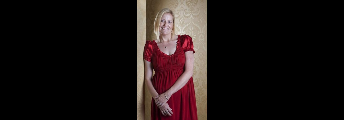 Photo : Nancy Motes, heureue et amincie fin 2013. - Purepeople