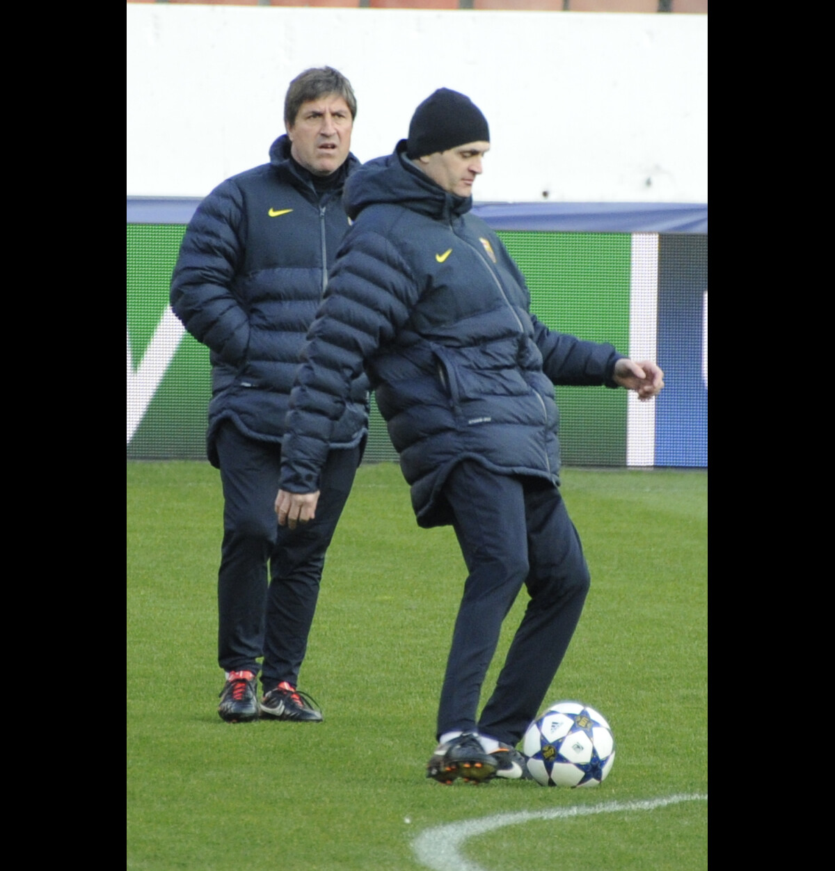 Photo : Tito Vilanova en plein entraînement sous les yeux de son ...