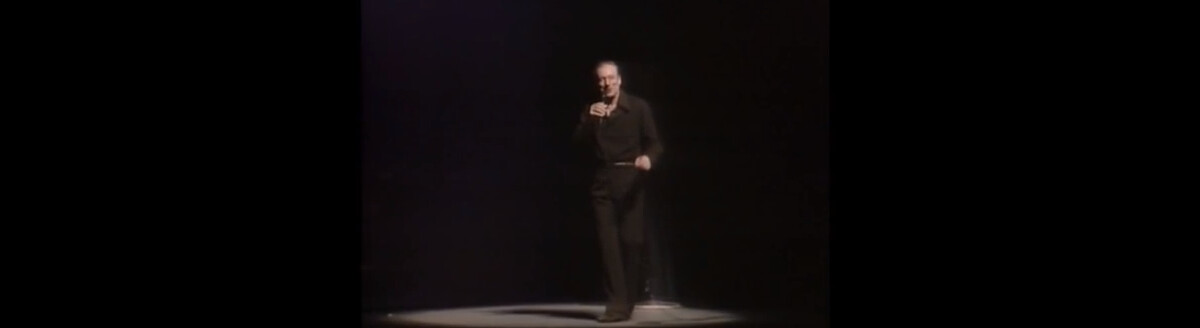Vidéo : Yves Montand chante La Chansonnette - Purepeople