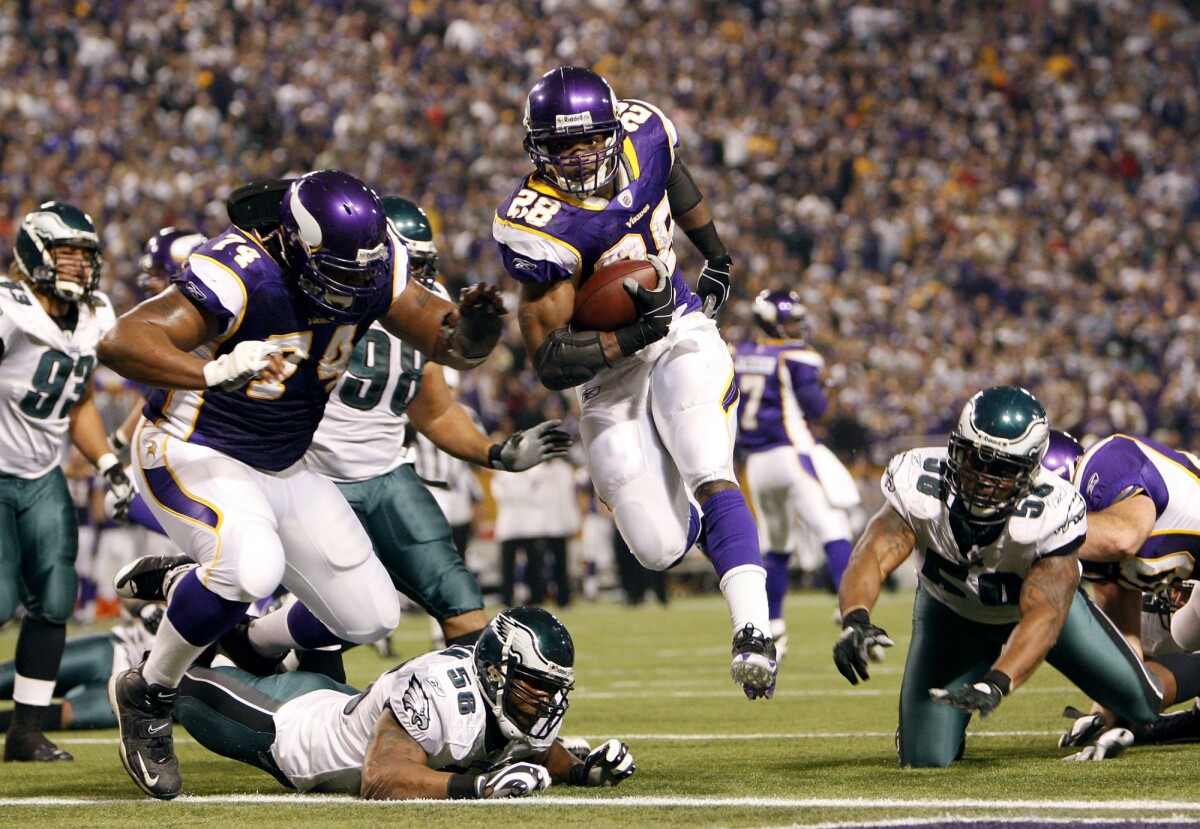 Photo : Adrian Peterson, running back des Vikings du Minnesota, file au ...