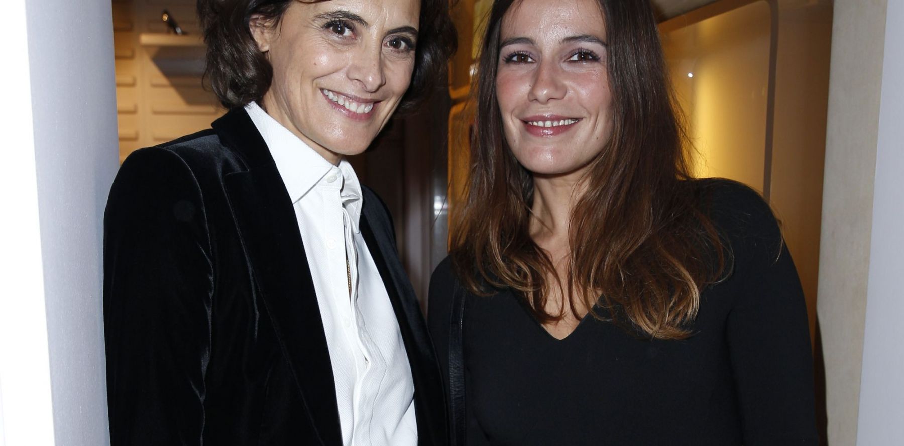 Inès de la Fressange et Zoé Felix: Bonne humeur chez Vivier pour une ...