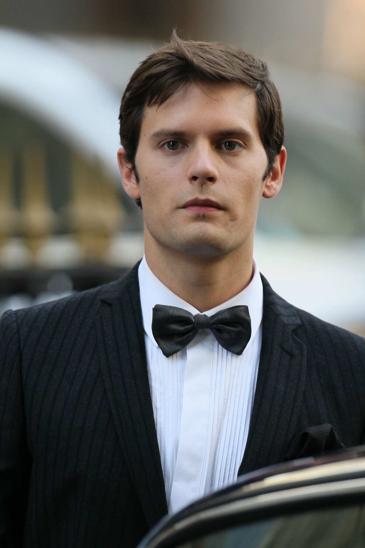 Photo : Hugo Becker sur le tournage de Gossip Girl à Paris le 9 juillet ...
