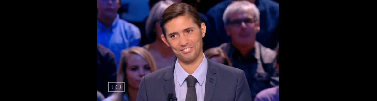 Photo : La chroniqueuse Mathilde Serrell grimée en homme – Antoine de ...