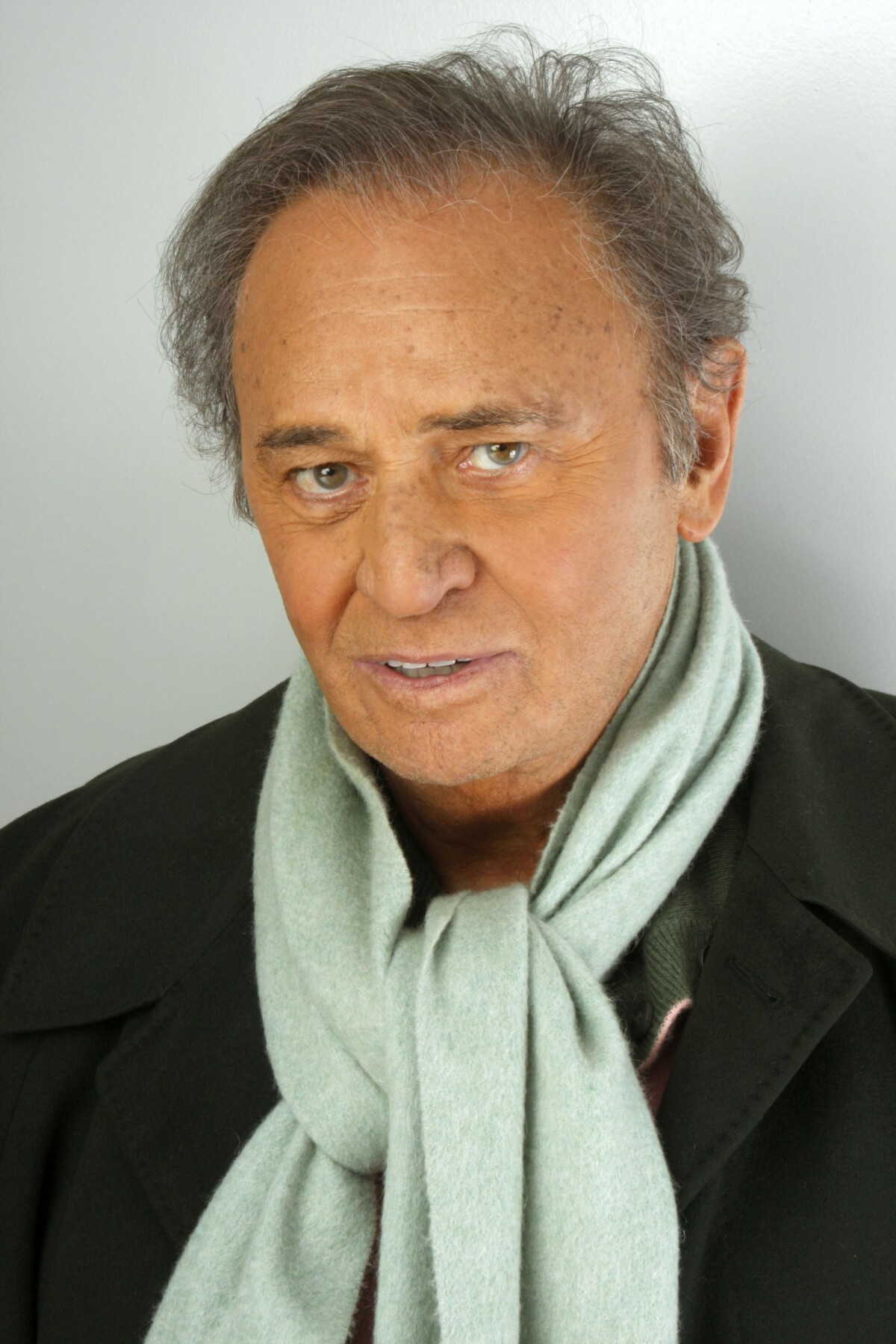 Vidéo : Archives - Roger Hanin en 2009. - Purepeople