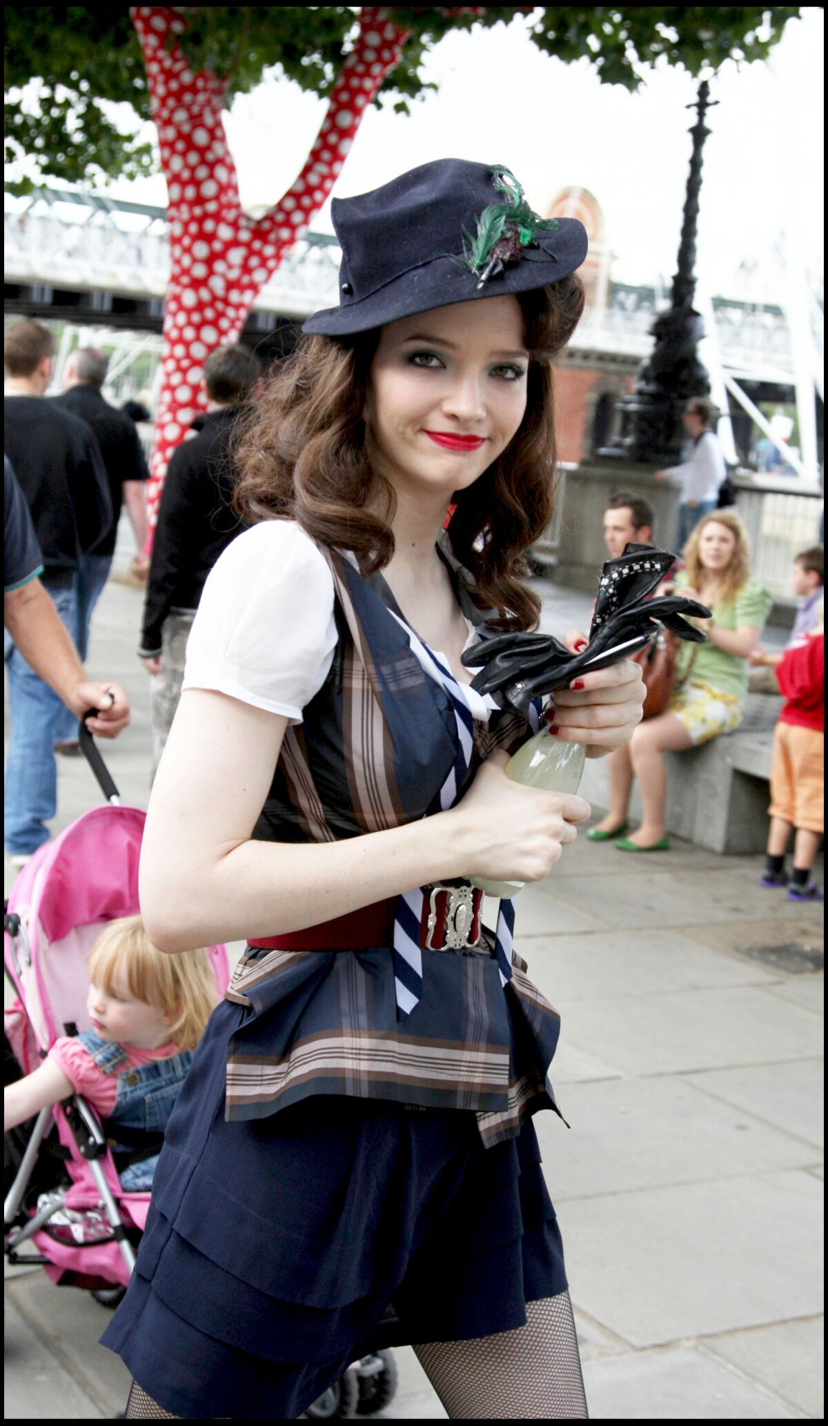 Photo : Talulah Riley sur le tournage du film The Latest St Trinians à ...