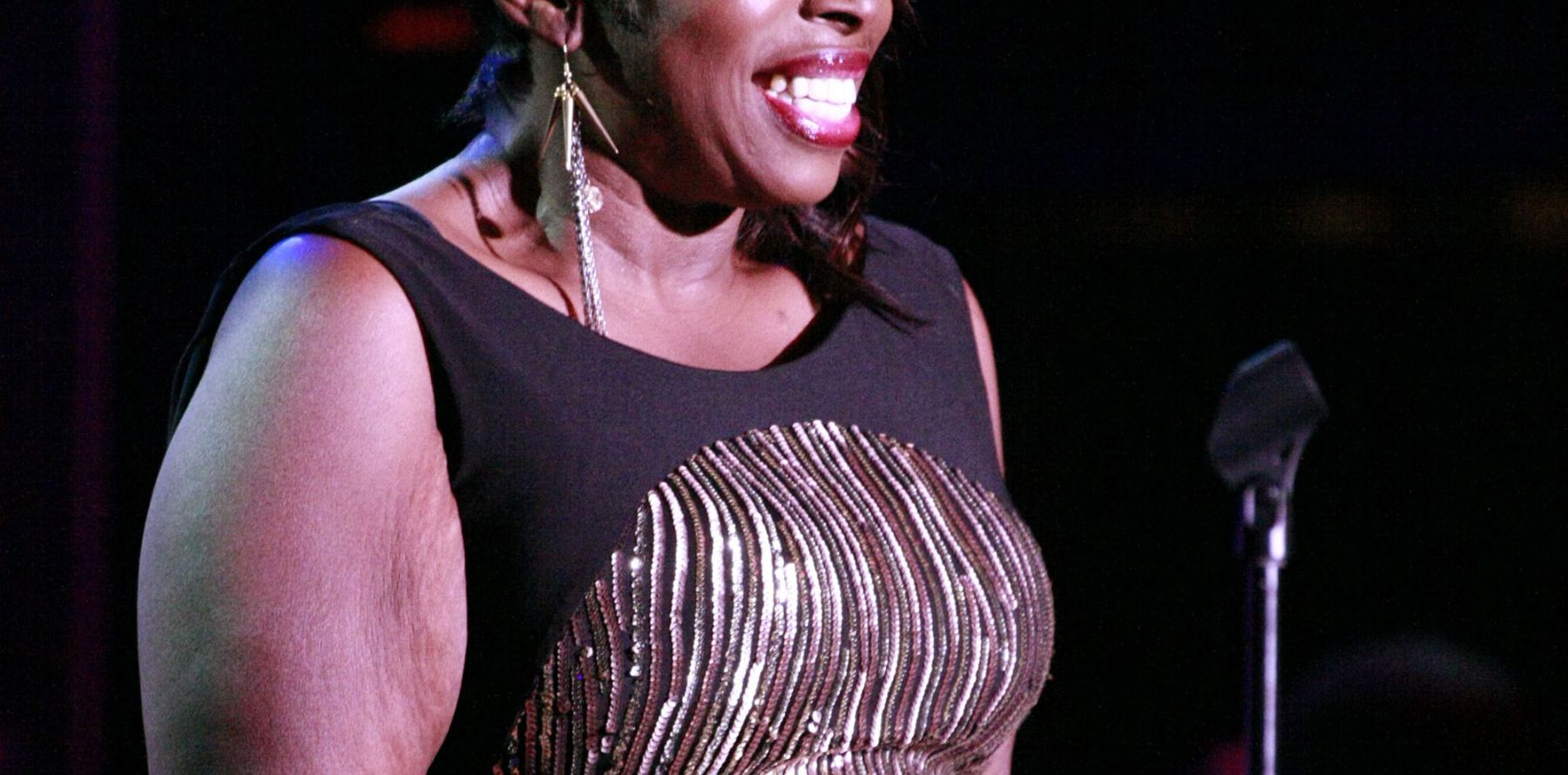 Angie Stone : Elle défigure sa fille Diamond à coups de barre de fer ...