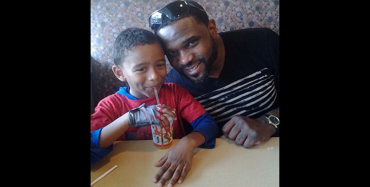 Photo : Darius McCrary et son fils - photo issue de son compte ...