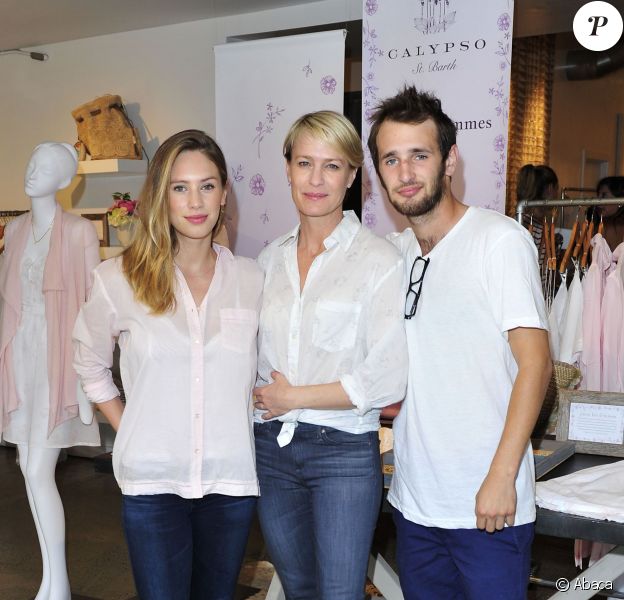 Robin Wright : Maman radieuse et complice avec sa fille Dylan et son ...