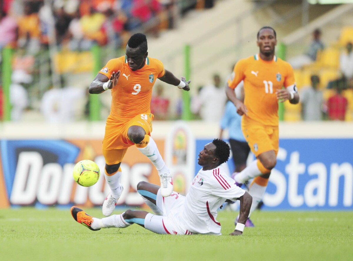 Vidéo : Cheik Tioté à Malabo, le 22 janvier 2012. - Purepeople