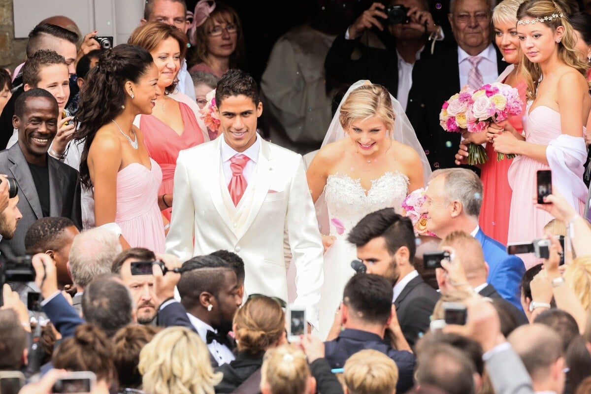 Photo : Raphaël Varane et Camille Tytgat se marient à la mairie du ...