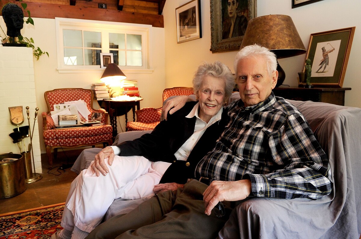 Photo : Exclusif - Diana Dill, la mère de Michael Douglas, avec son 3e ...