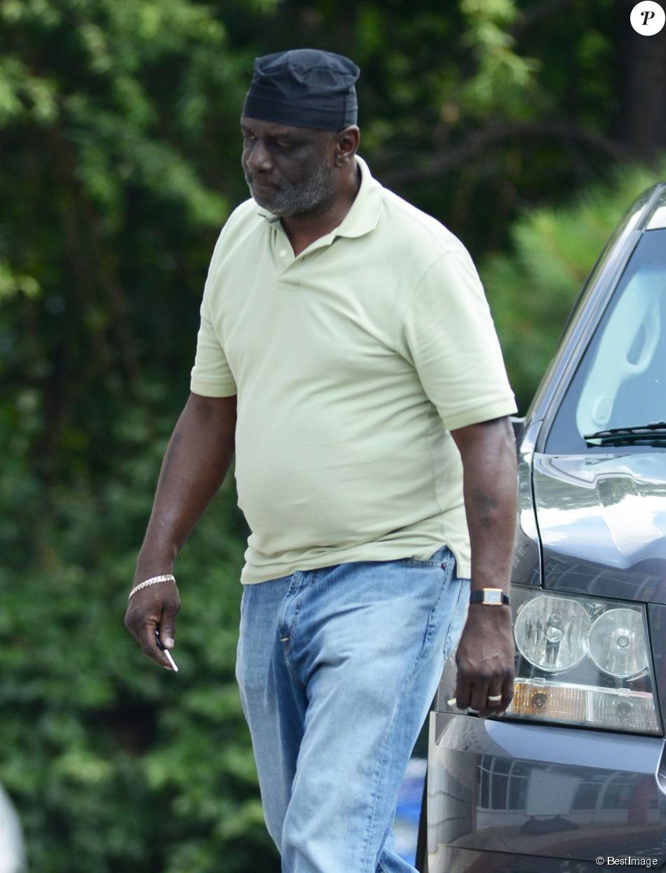 Exclusif - Gary Houston se rend au Fulton County Medical Examiner's ...