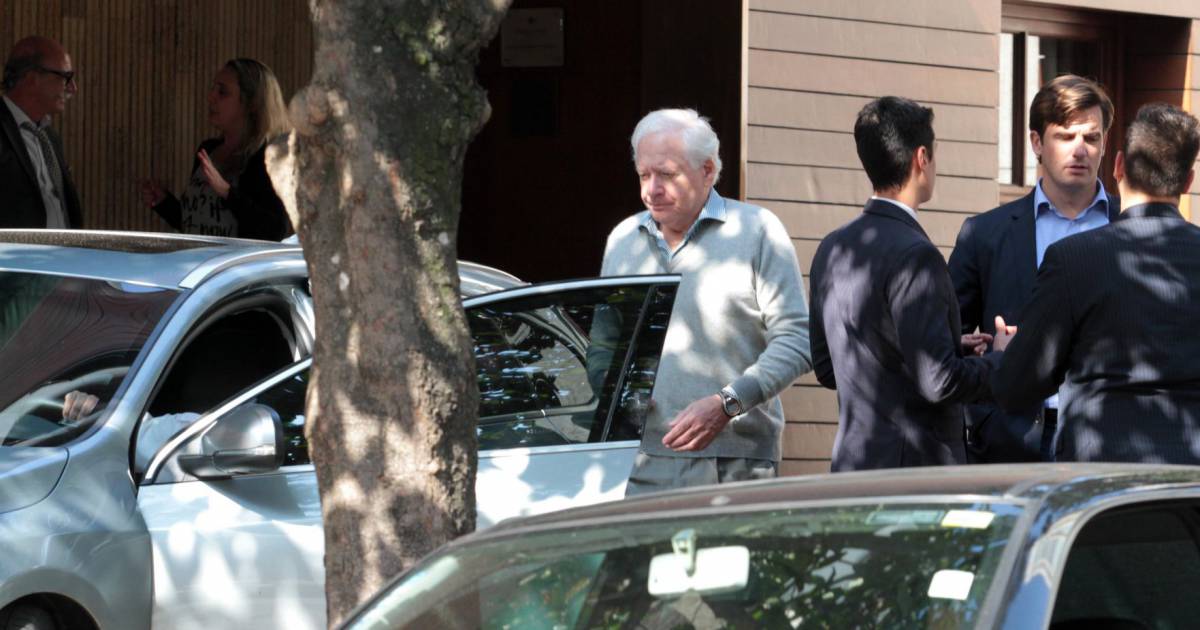 Exclusif - Maurizio Remmert, le père biologique de Carla Bruni, devant ...