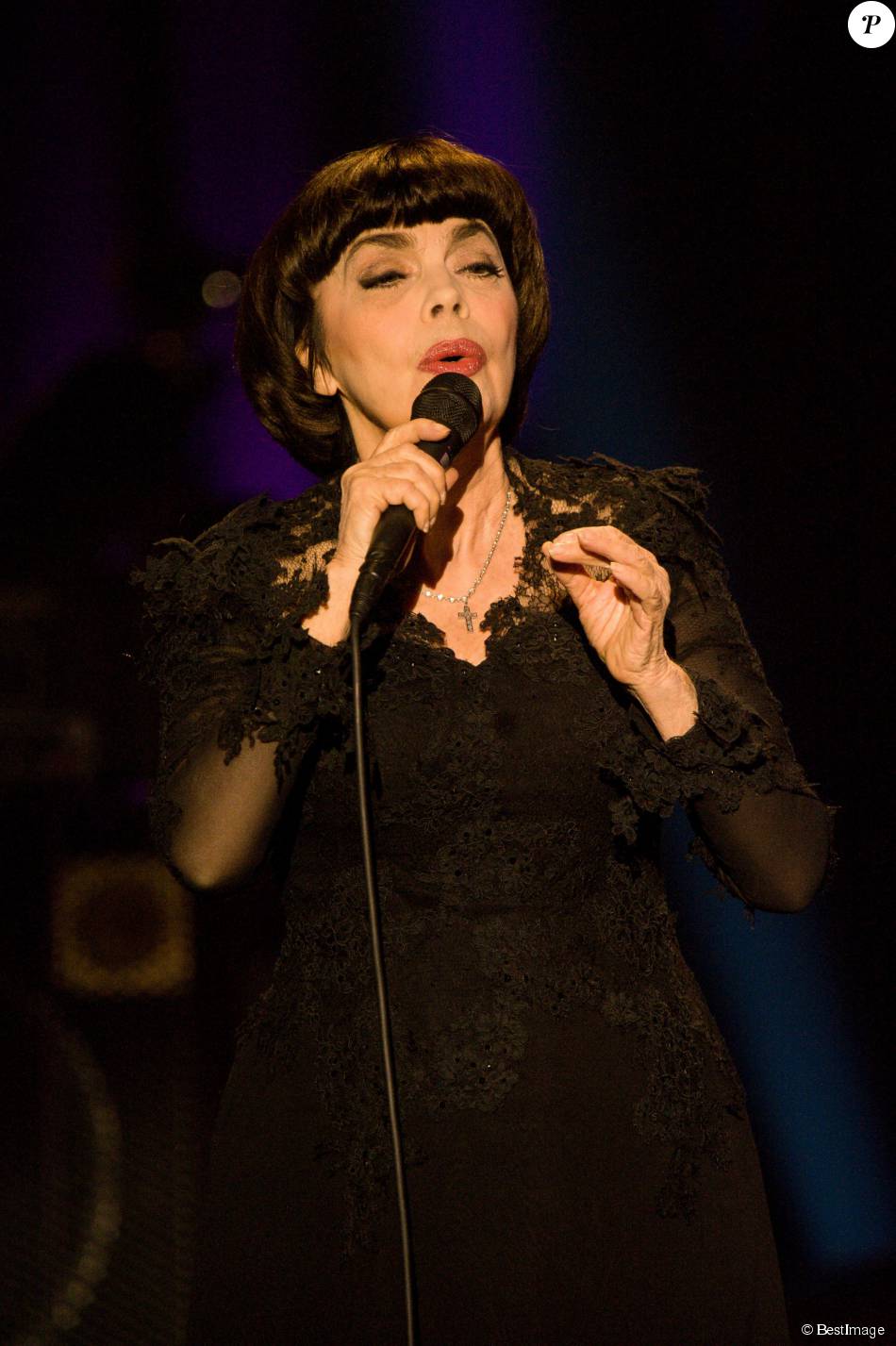 Mireille Mathieu en concert à Hambourg. Le 16 mars 2015 - Purepeople