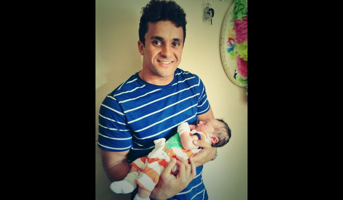 Photo : Sam Stanley et son neveu, sur Twitter le 13 juillet 2013 ...